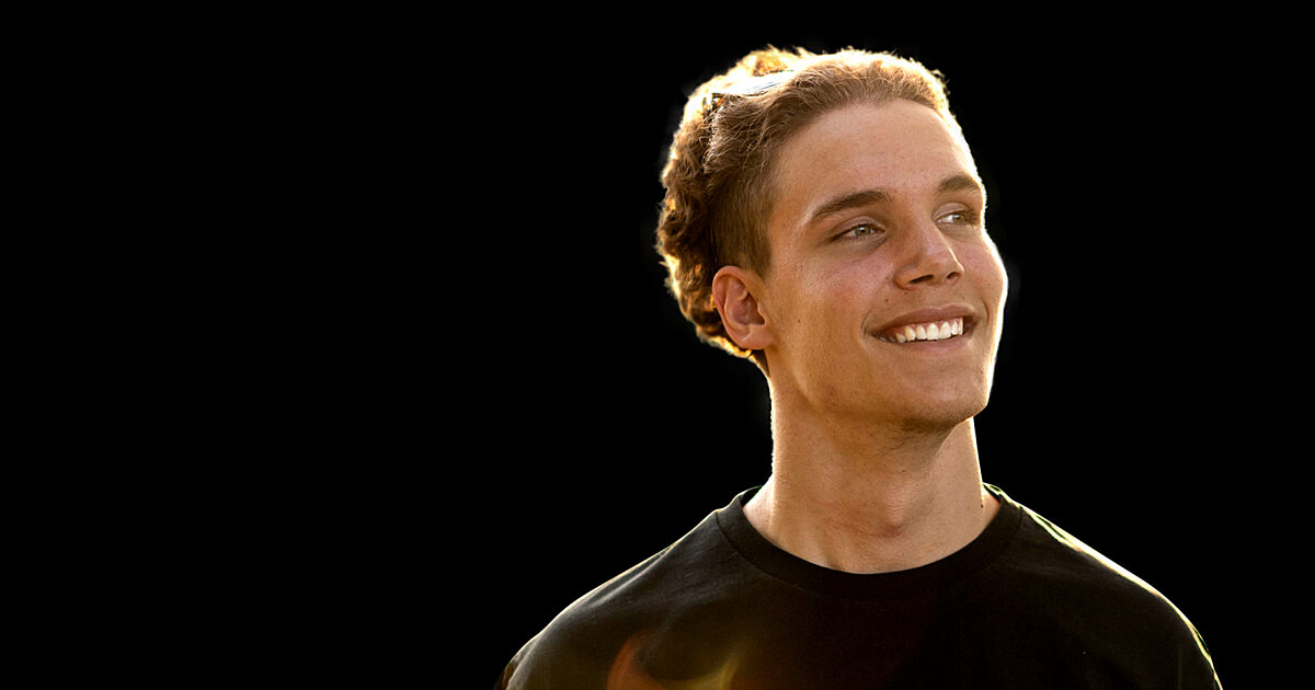 Book Alex Noble for your Event | Saxton Speakers