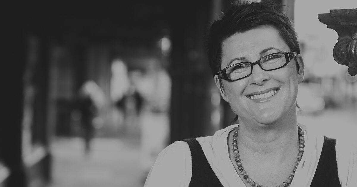 Lindy Burns | Saxton Speakers