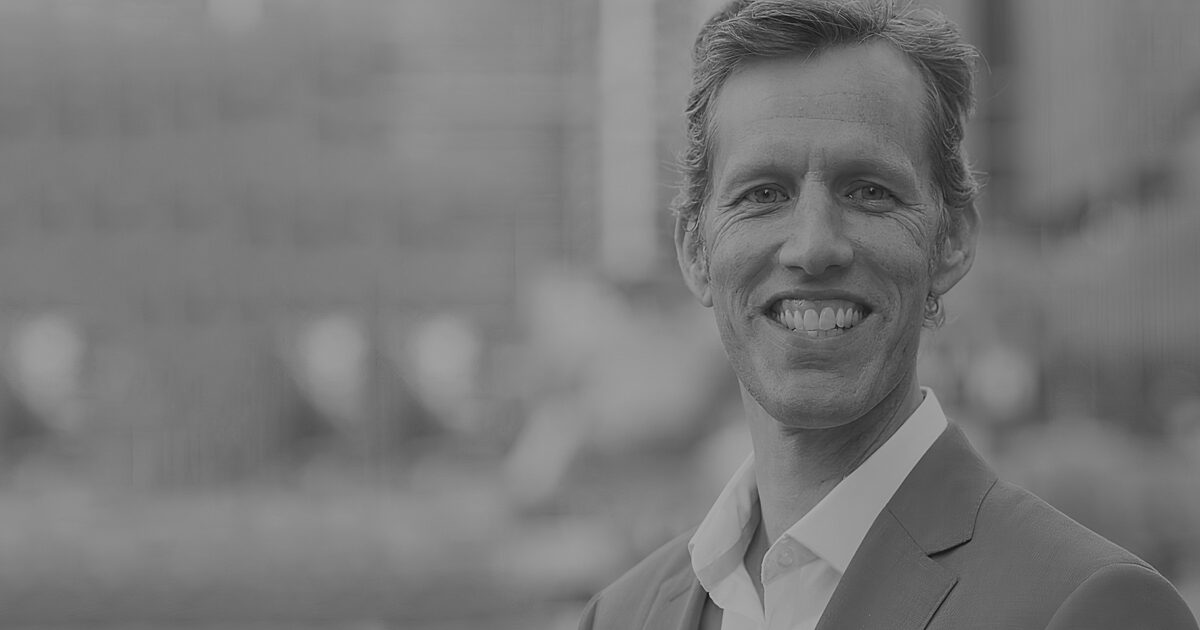 Book Scott Dutton for your next event | Saxton Speakers