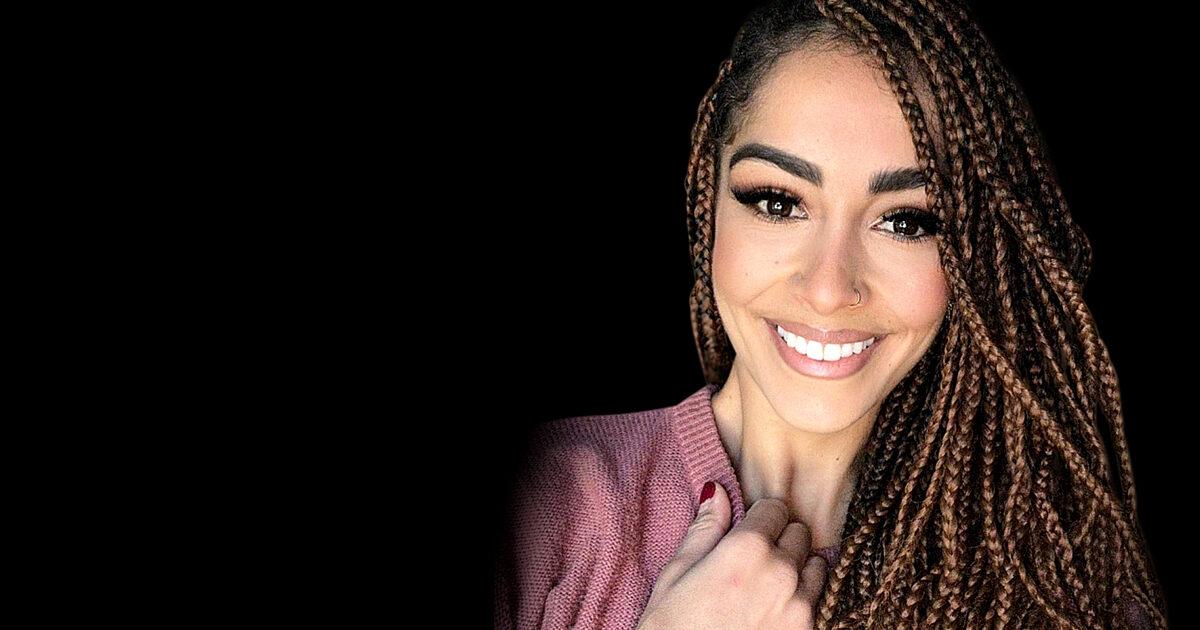 Book Gina Cleo for your next event | Saxton Speakers