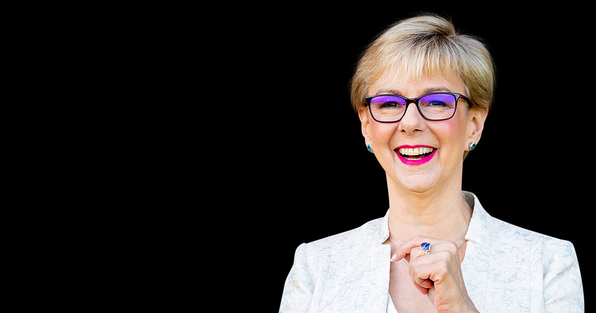 Kim Seeling Smith | Saxton Speakers