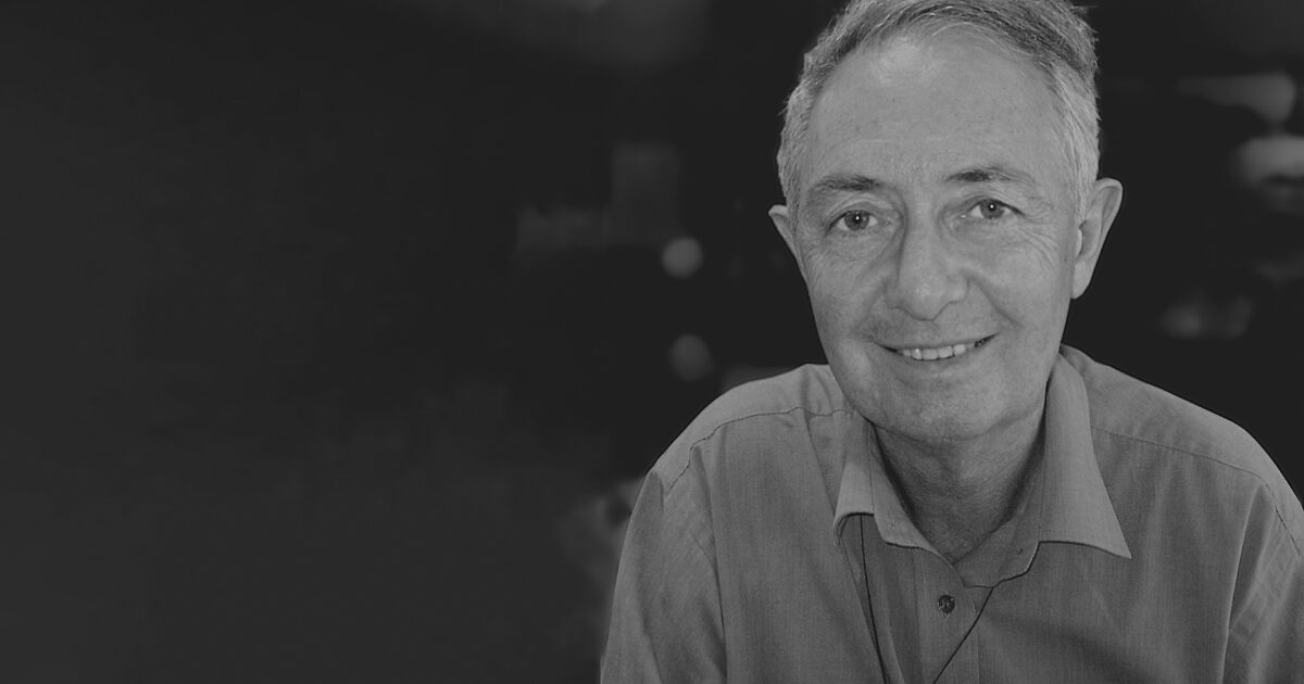 Book Ian Lowe for your next event | Saxton Speakers