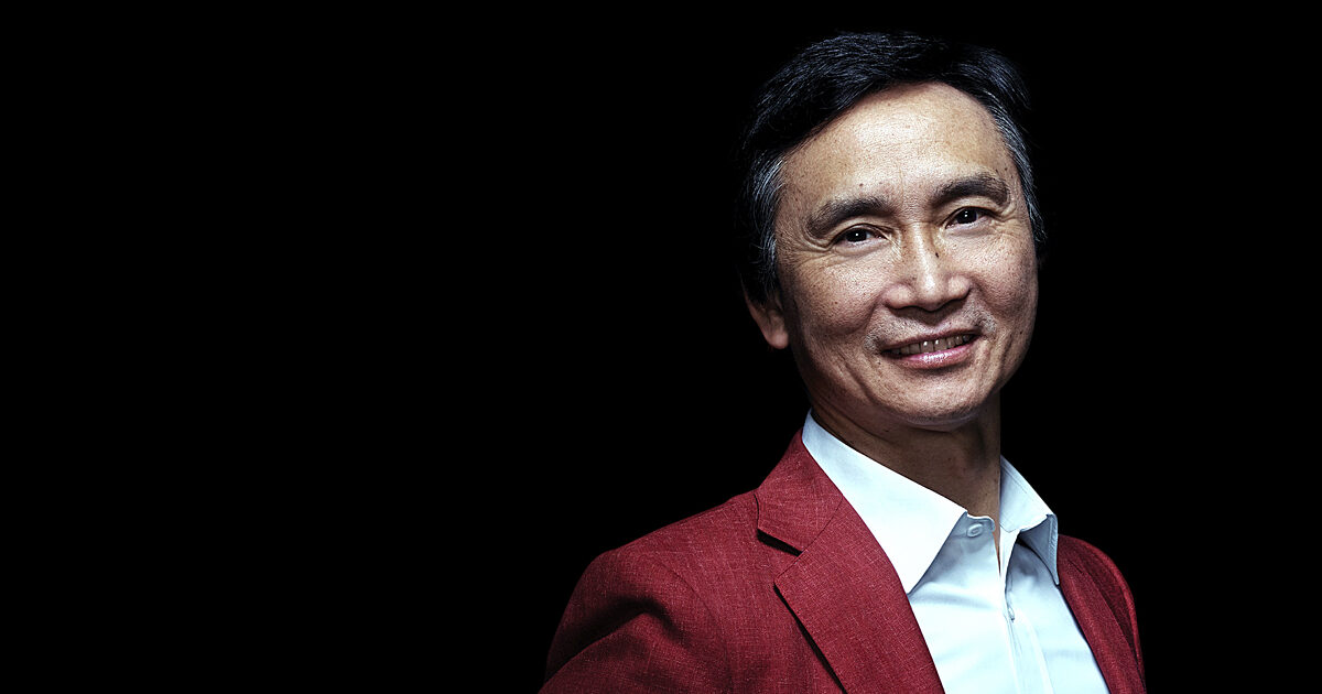 Book Li Cunxin for your next event | Saxton Speakers