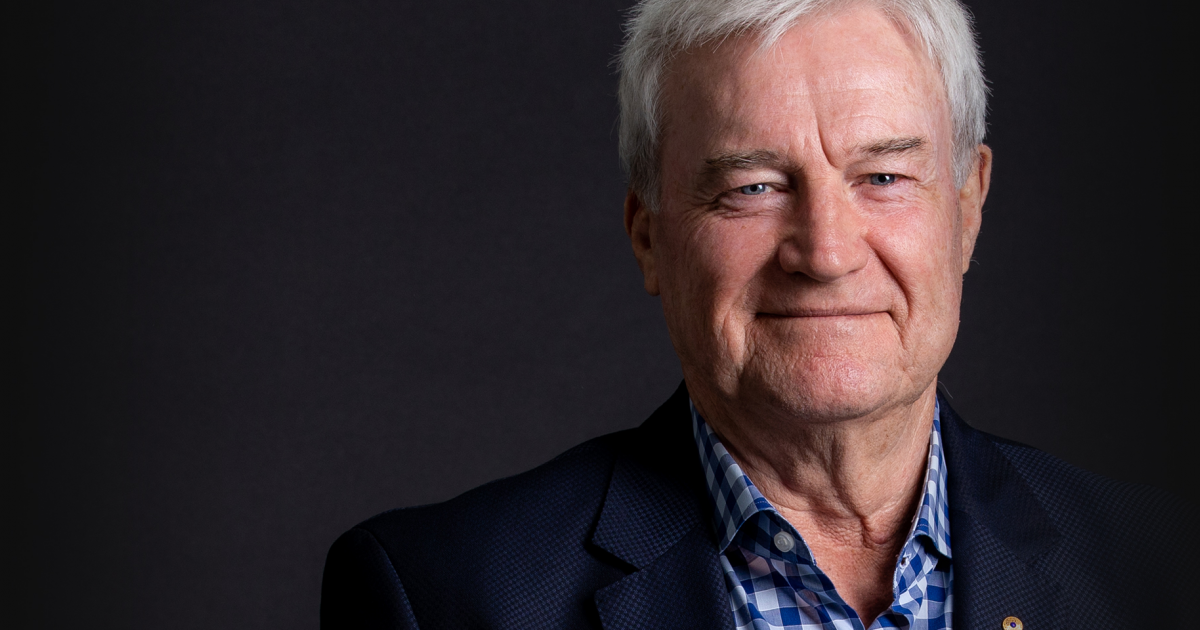 Book Mike Munro for your next event. | Saxton Speakers