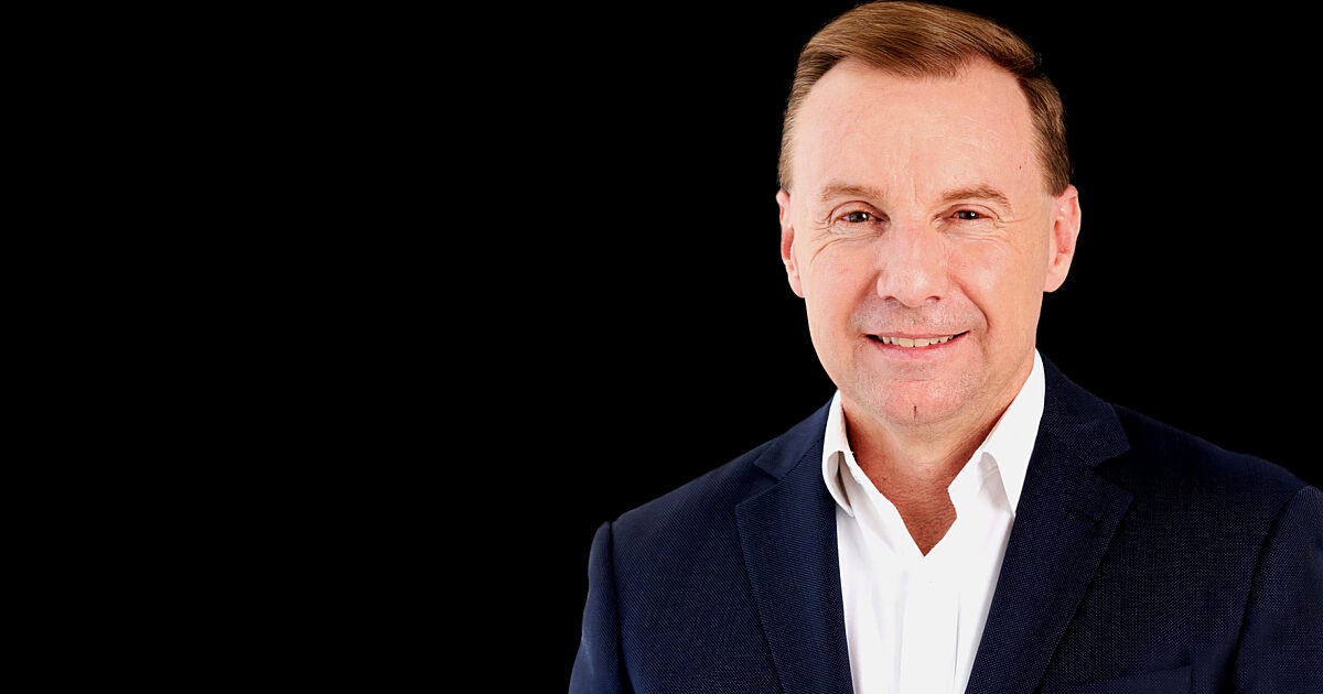 Book Mick Ryan for your next event | Saxton Speakers