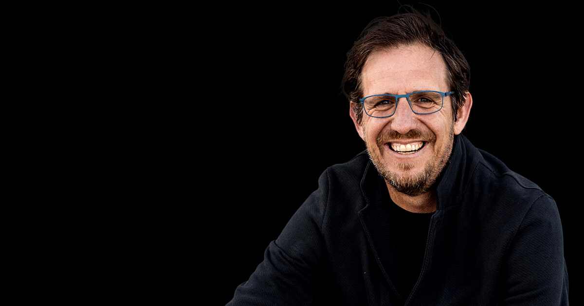 Book Simon Waller for your next event | Saxton Speakers