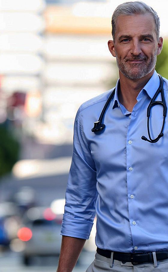 Influencer Marketing Agency – Influencer Collaboration | Saxton Speakers