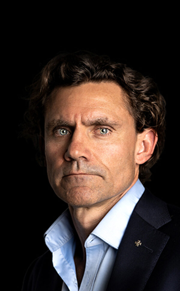 Book Conference and Keynote Speakers for your Event | Saxton Speakers