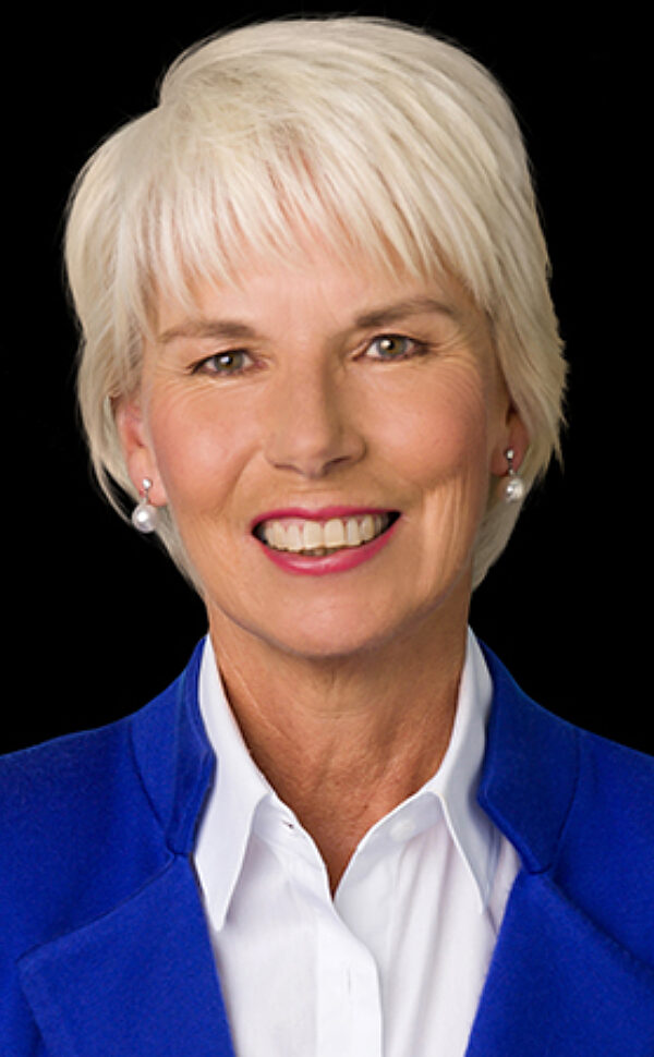 Book Expert Leadership Keynote Speakers for your Event | Saxton Speakers